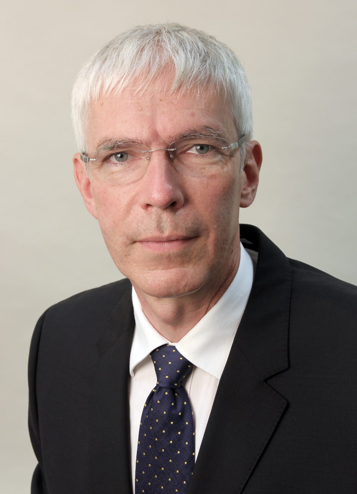Aus Fehlern lernen: Prof. Horst Helbig im Interview – Servicebuch Auge